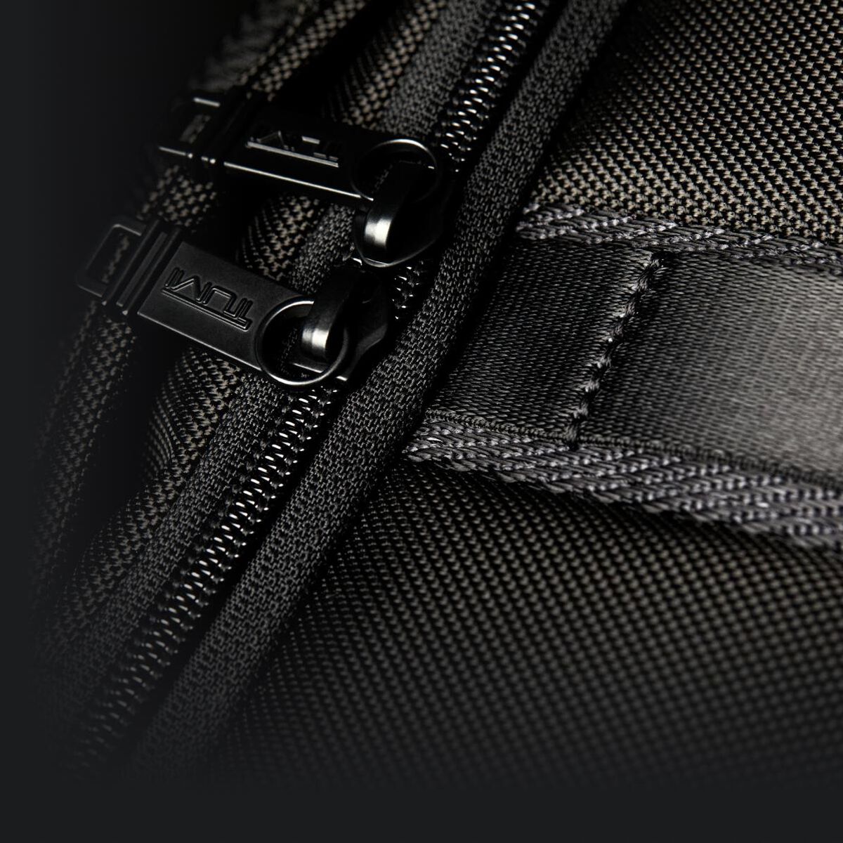 Alpha Bravo Ranger Crossbody | TUMI UK